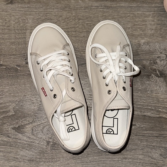 Levi's | Shoes | Levis Cream Sneakers | Poshmark